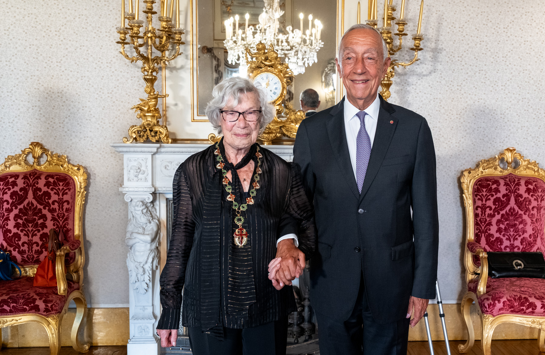 Raquel Soeiro de Brito condecorada por Marcelo Rebelo de Sousa - NOVA FCSH